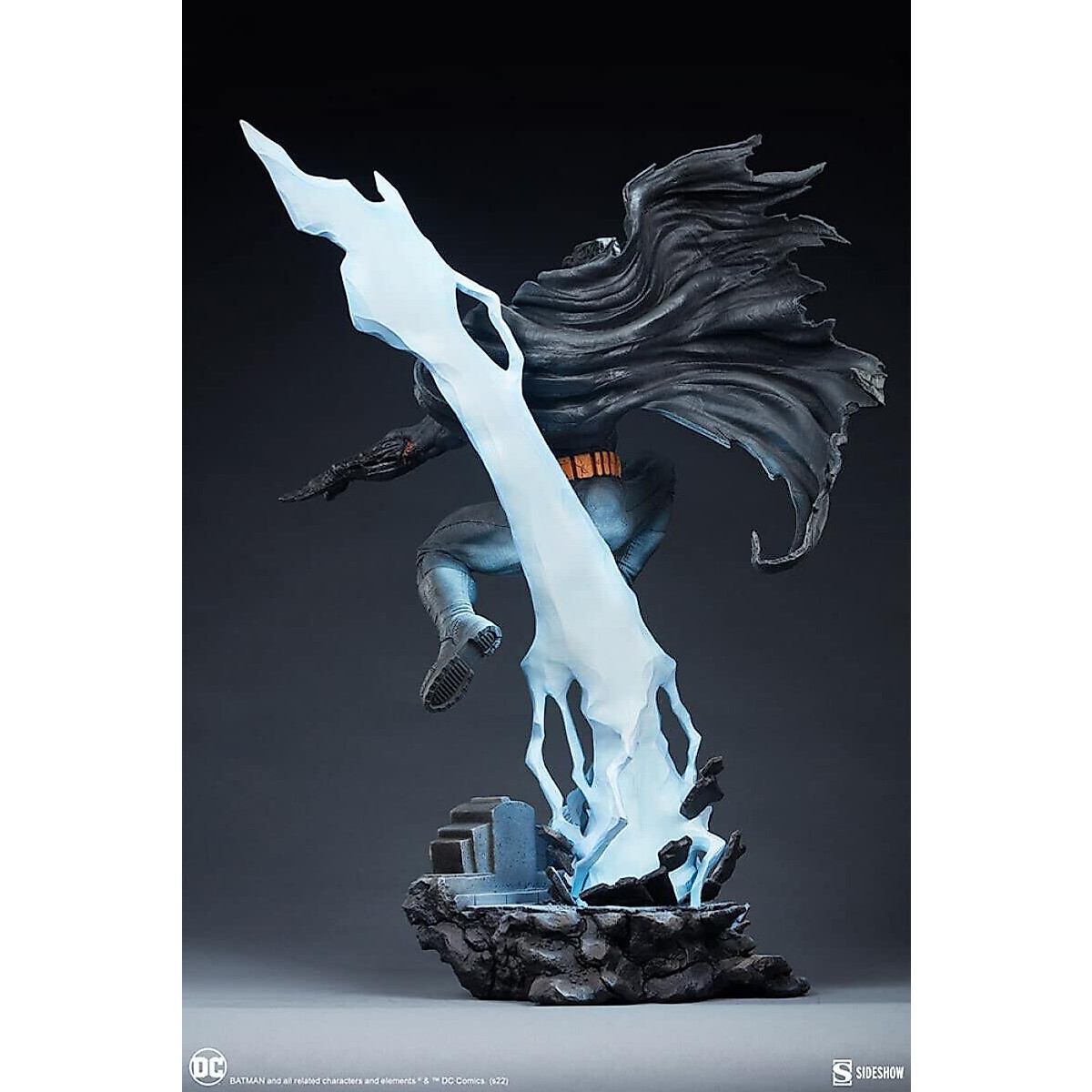 Sideshow Collectibles Batman The Dark Knight Returns Premium Format Figure Statue