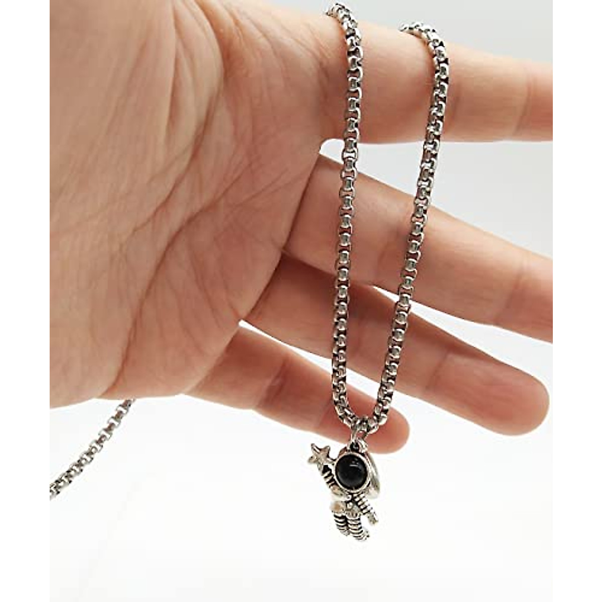 WAINIS 2 Pcs Stainless Steel Couples Necklaces Astronomy Spaceman Matching Couple Necklaces Valentine’s Day Gift for Him Her or Best Friends Jewelry