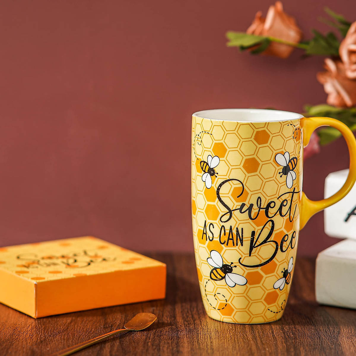 Voltogar Ceramic Mug Travel Coffee Cup with Lid Gift for Home & Office, 17oz Porcelain Tall Tea Latte Cup with Handle, Animals Art Pattern in Color Box, 6.5" H