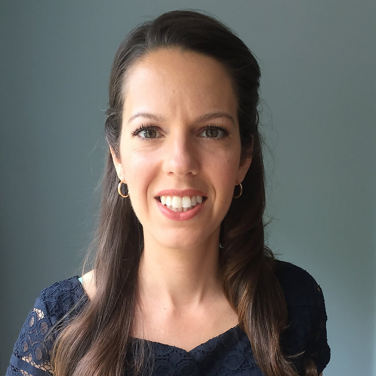 14k Yellow Gold Square-Tubed Hoop Earrings (2mm Thick), (20mm)