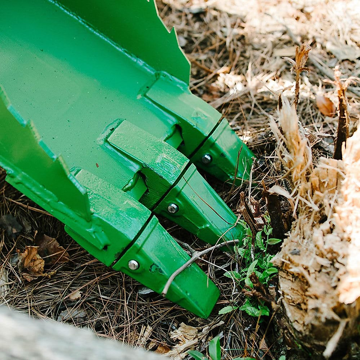 Titan Attachments USA Made Green Extreme Duty Stump Bucket Tree Spade Scoop Digger, Fits John Deere Hook and Pin