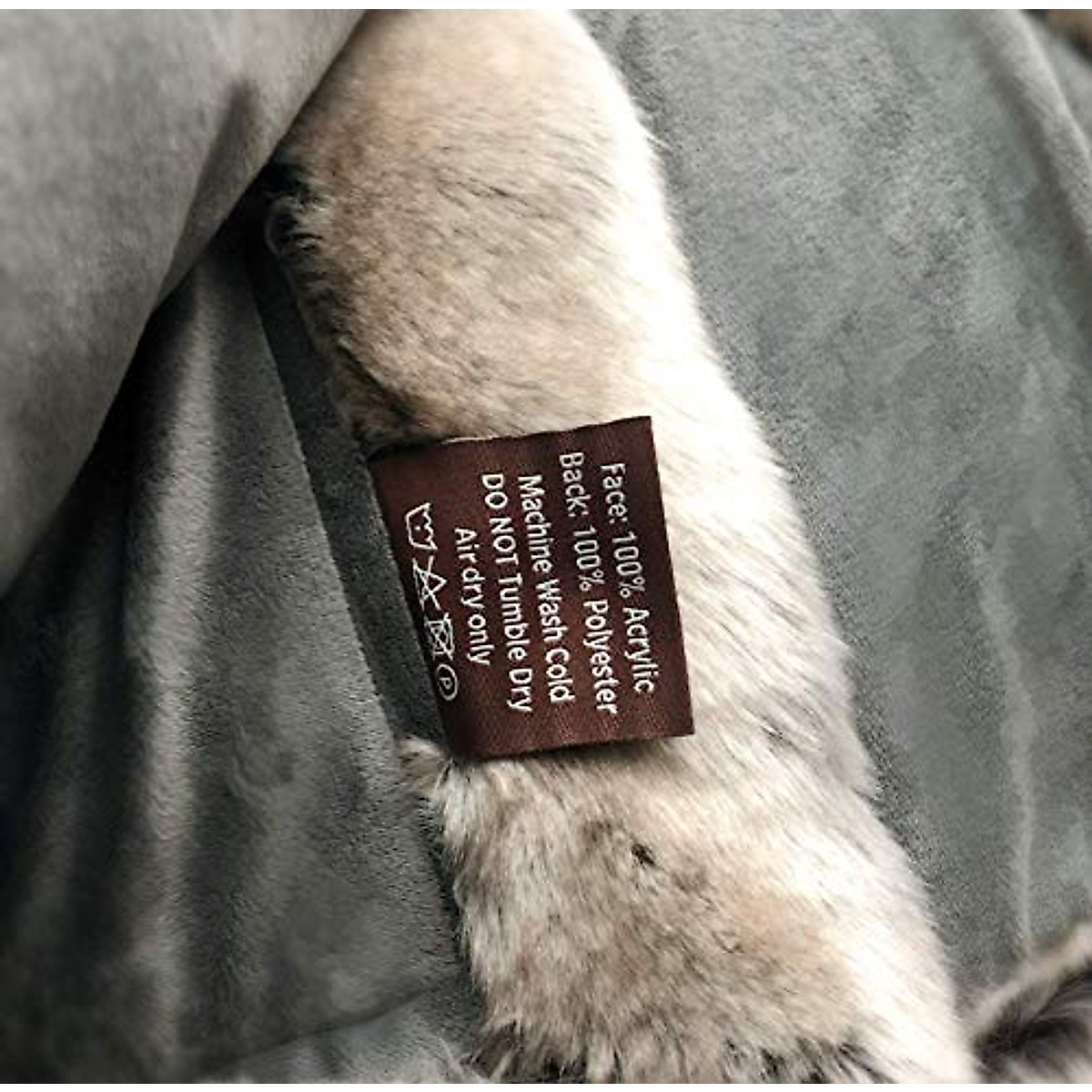 Eikei Luxury Faux Fur Throw Blanket Super Soft Oversized Thick Warm Afghan Reversible to Plush Velvet in Tan Grey Wolf, Cream Mink or Blush Chinchilla, Machine Washable (Ombre Beige, 60Wx70L)