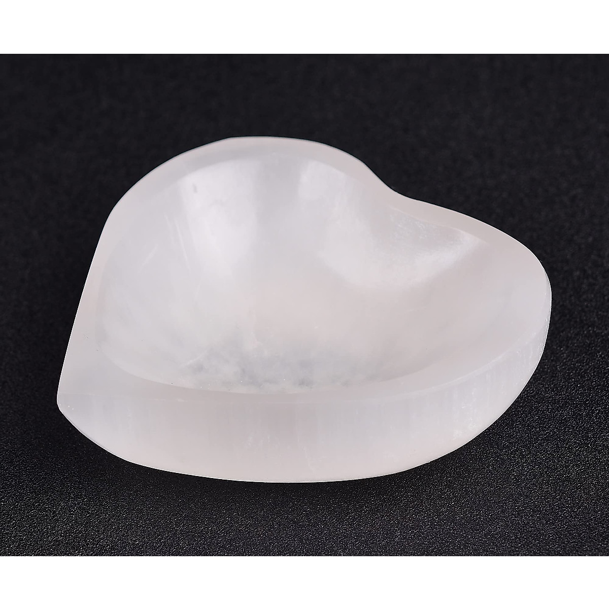 AMOYSTONE Natural Selenite Bowl Heart Shaped Selenite Plate for Crystals 4-4.7" for Reiki Healing Meditation Decoration