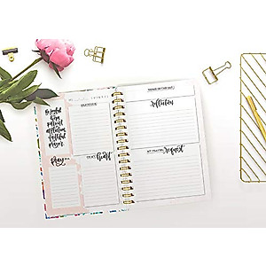 Women's Prayer Journal: A Christian Devotional for a Year of Praise, Gratitude, and Reflection