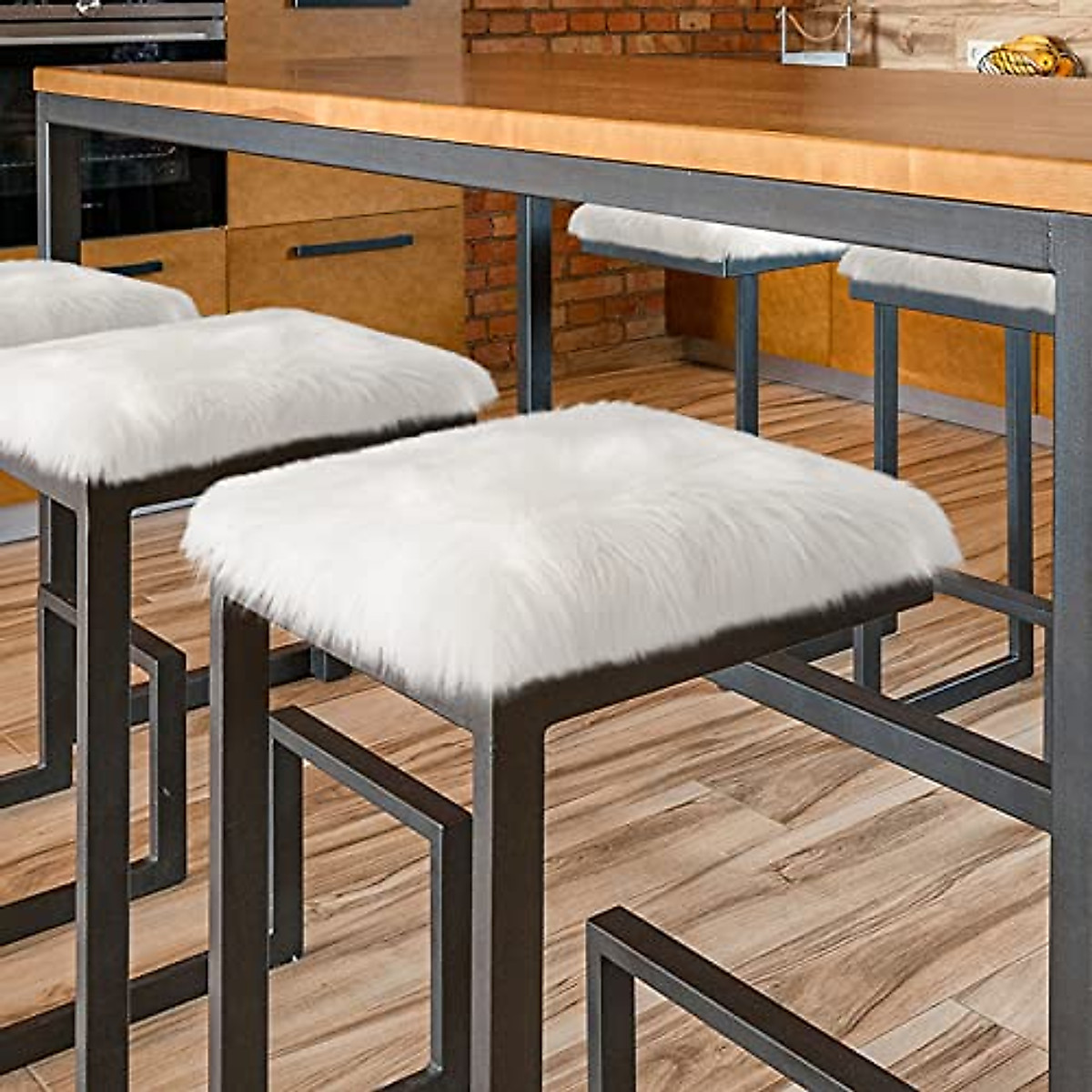 Soft Faux Sheepskin Chair Cushion, White 1.6' x 1.6' Square Fluffy Faux Fur Area Rug, Bedroom Seat Cushion Throw Chair Cover for Living Room Dorm Sofa Decor