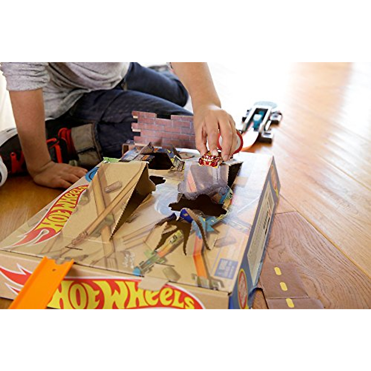 Hot Wheels DLF28 Track Builder System Stunt Kit Playset [Amazon Exclusive]