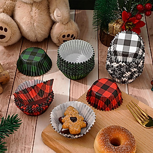 Whaline 600Pcs Christmas Cupcake Wrappers 3 Colors Buffalo Plaid Cupcake Liners Disposable Cupcake Liners Holders Paper Muffin Cups for Baking Home Kitchen Christmas Party Supplies