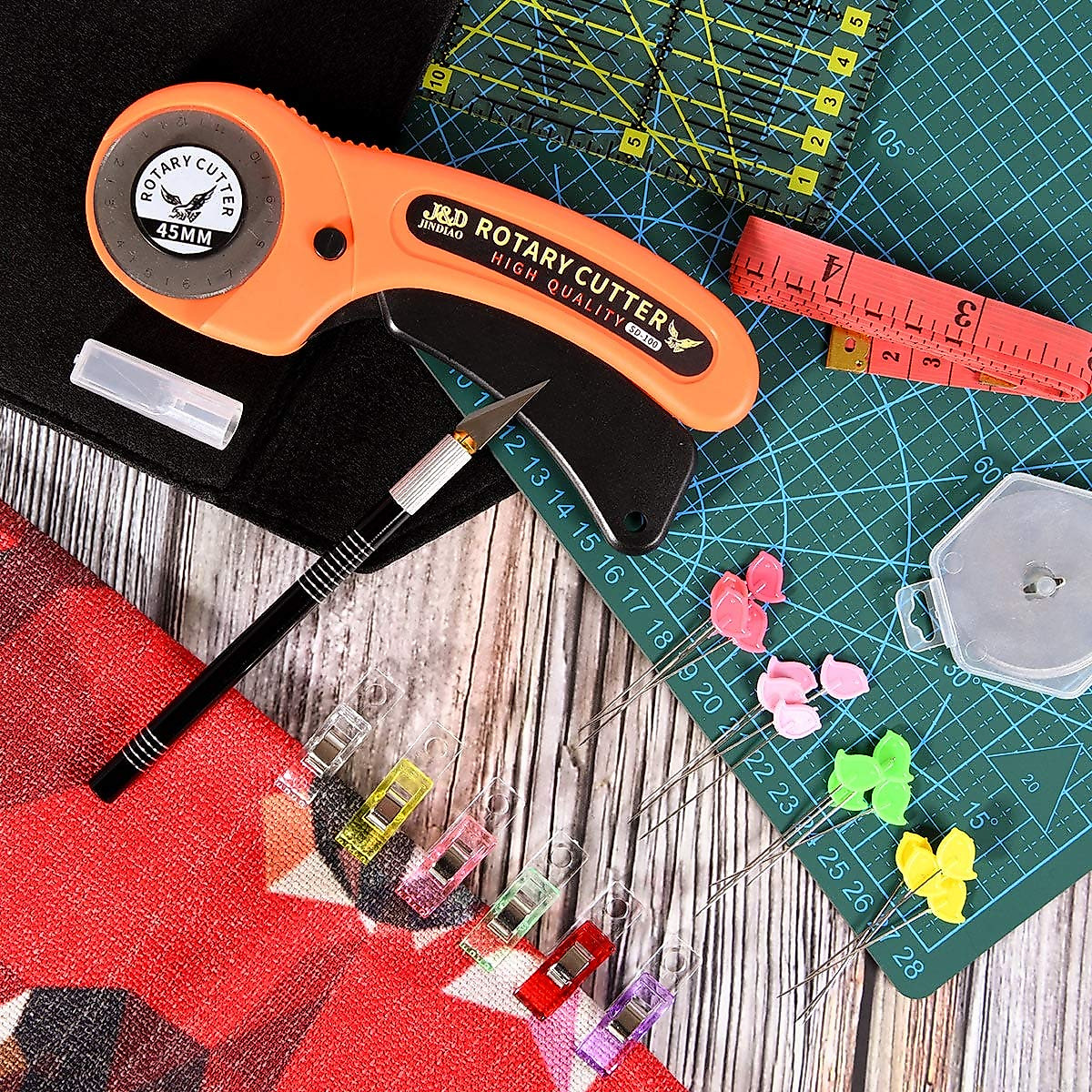 146 Pcs Rotary Cutter Set for Fabric，45mm Rotary Cutter Tool Kit with Cutting Mat，Tape Measure，Carving Knife，Storage Bag，Replacement Cutter Blades，Rotary Cutter Kit for Sewing and Quilting