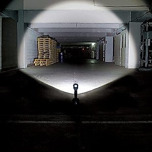 Makita DML808 18V LXT Lithium-Ion Cordless Adjustable Beam L.E.D. Flashlight, Flashlight Only