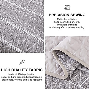 WONGS BEDDING Grey Quilt Set Queen, Boho Striped Triangle Printed Bedspread Coverlet Set, 3 Pieces (1 Quilt + 2 Pillowcases), Soft Microfiber Lightweight Bohemian Bedding Quilt for Summer 90"x96"