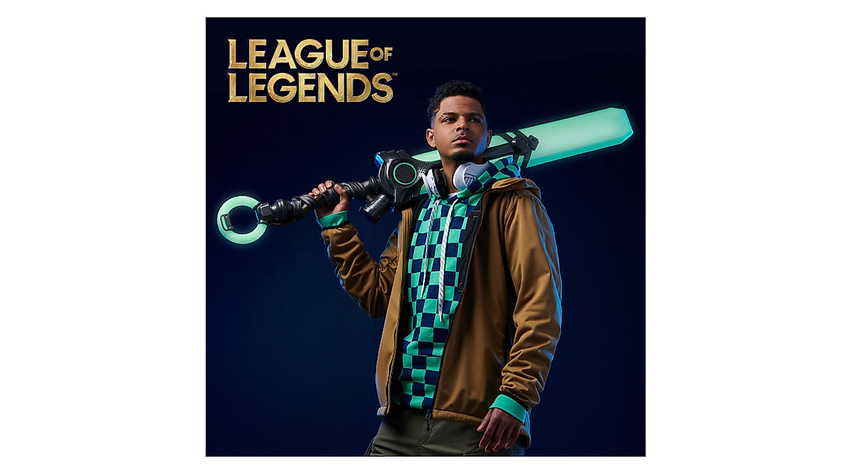League of Legends Ekko’s Bat Life-Size Display Collectible