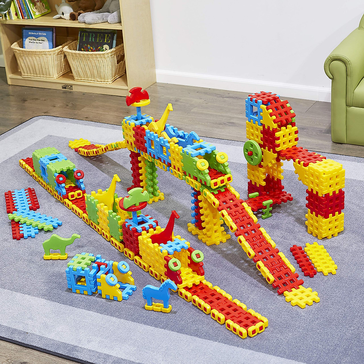 ECR4Kids Marioinex 900949 Railway Station, 433 Pieces Packed in A Carton, Multi-Colour