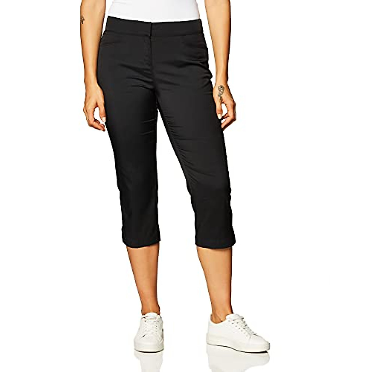 PGA TOUR Women's Tech Capri Golf Pants with Comfort Stretch Waistband (Size 2-18 Plus), Caviar, 6