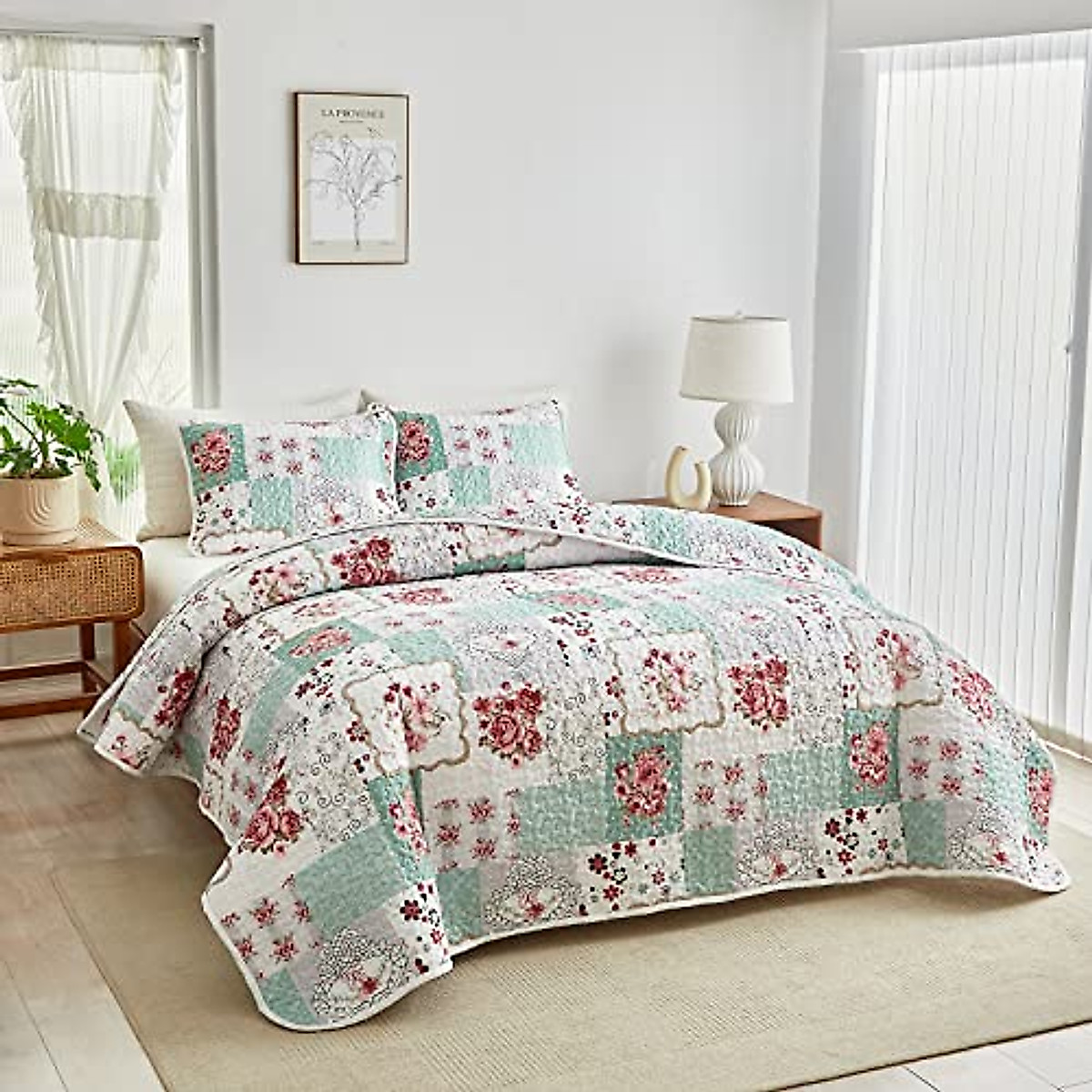 UOZZI BEDDING 3 Piece Floral Patchwork Quilt Set Queen Size White Green Lightweight Coverlet Bedspread with Red Flower Floral Plaid Patchwork Spring and Summer Quilt Set (1 Quilt+ 2 Shams)