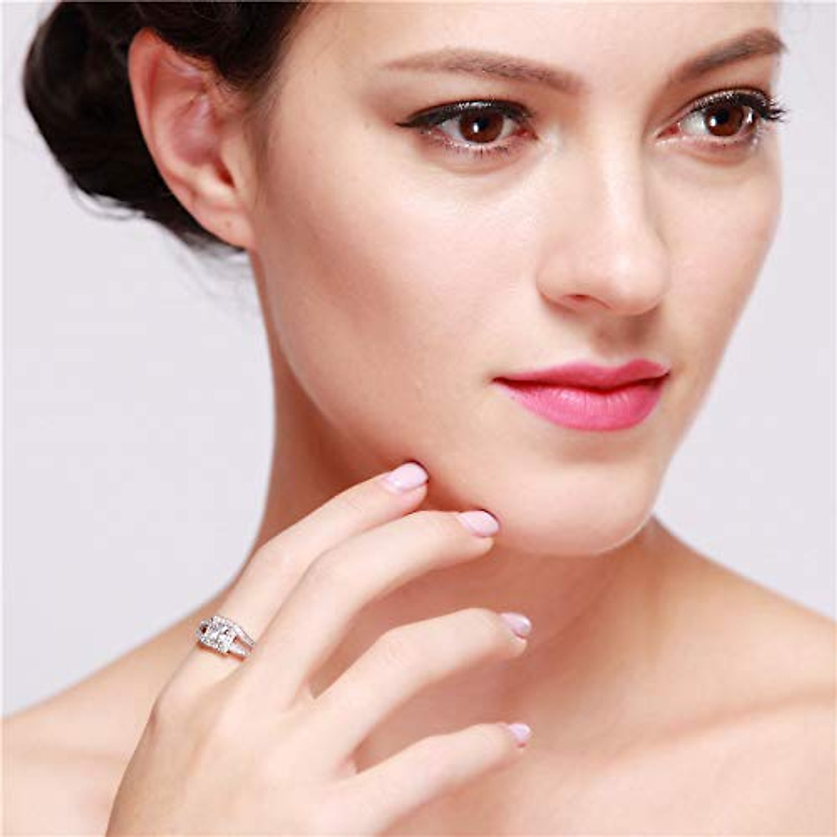 Uloveido Women's White Gold Plated Princess Cut Cubic Zirconia Wedding Engagement Ring Split Shank Solitaire Anniversary Ring (Size 8) WX013