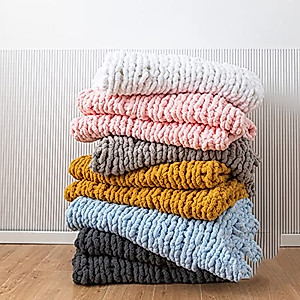 huraty Chunky Knit Blanket Light Pink Chenille Yarn Tight Chunky Knit Throw Blanket for Sofa Bed 39x39 Handmade Boho Bed Throw