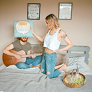 MadeTerra Round Seagrass Tray with Mother of Pearl Inlay Wooden Base Insert Handle, Decorative Nacre Serving Basket for Breakfast, Food, Coffee Table Decor, Decoration, Storage and Display (Set 2)