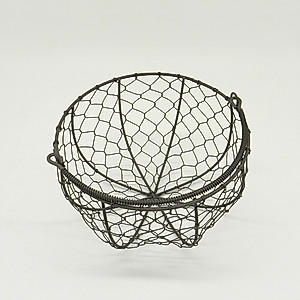 CVHOMEDECO. Round Metal Wire Egg Basket Wire Gathering Basket with Handle Country Vintage Style Storage Basket. Rusty, Dia. 8 X H 4-3/4 Inch