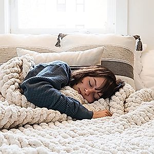 Comtest Chunky Knit Blanket Handmade Soft Throw Blanket Cozy and Warm Cable Knit Blanket for Sofa ＆Home Decor, Beige 40''x60''（Love Seat）