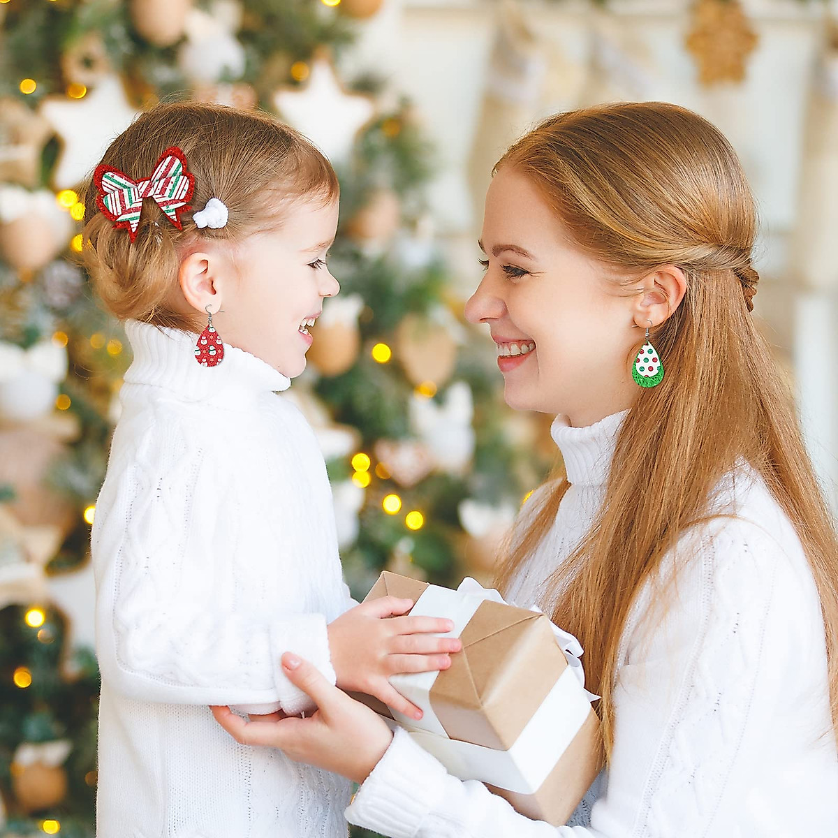 Whaline 14Pcs Christmas Faux Leather Sheet Red Green Gold Silver Synthetic Leather Christmas Theme Pattern Glitter Fabric Crafts for Earring Hair Bow Holiday Craft Gift DIY, 8.3 x 6.3 Inch