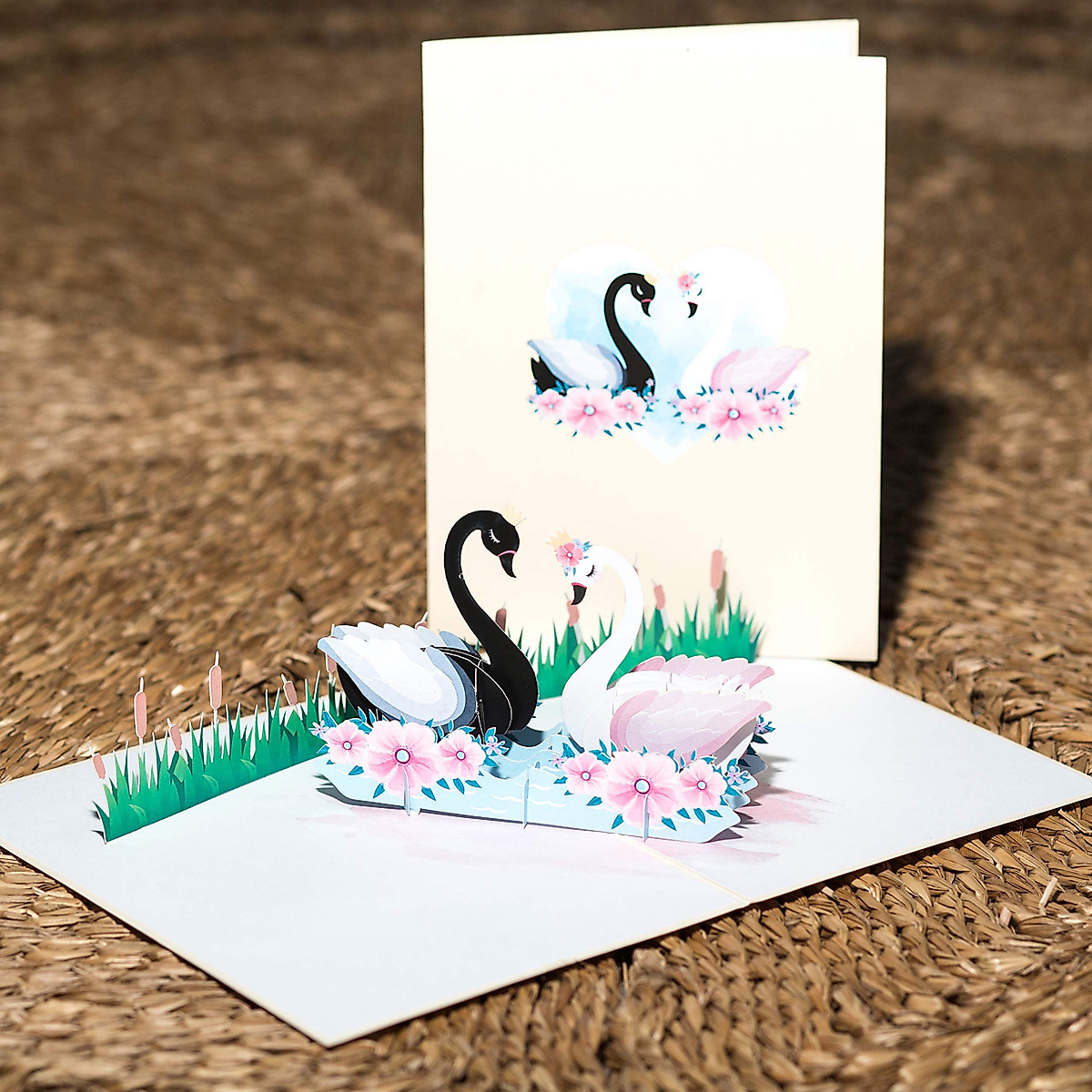 DKT HANDMADE Wedding pop up card (Swan Couple), 3D wedding card, Wedding Pop Up Anniversary Card, The Perfect Handmade Gifts for Bride and Groom in Wedding Party, Love popup card, Valentine 3D card