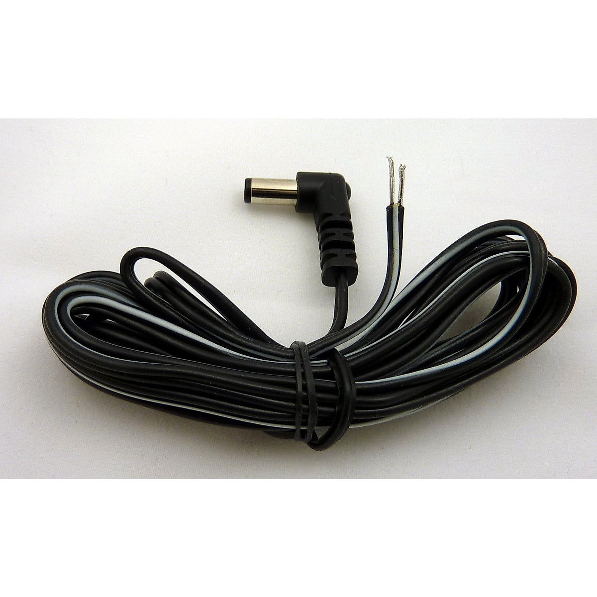 Philmore Right Angle DC Power Plug with 6 feet Cable - 2.5mm I.D. 5.5mm O.D TC250