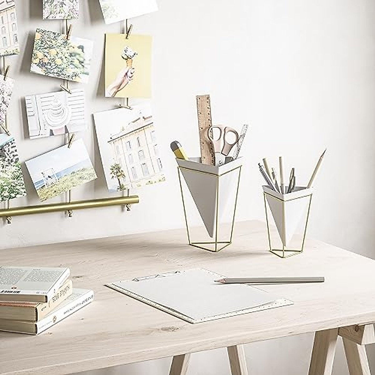 Umbra - 1004372-524 Trigg Desktop Planter Vase & Geometric Container-for Succulent, Air, Mini Cactus, Faux Plants and More, Desk, White/Brass