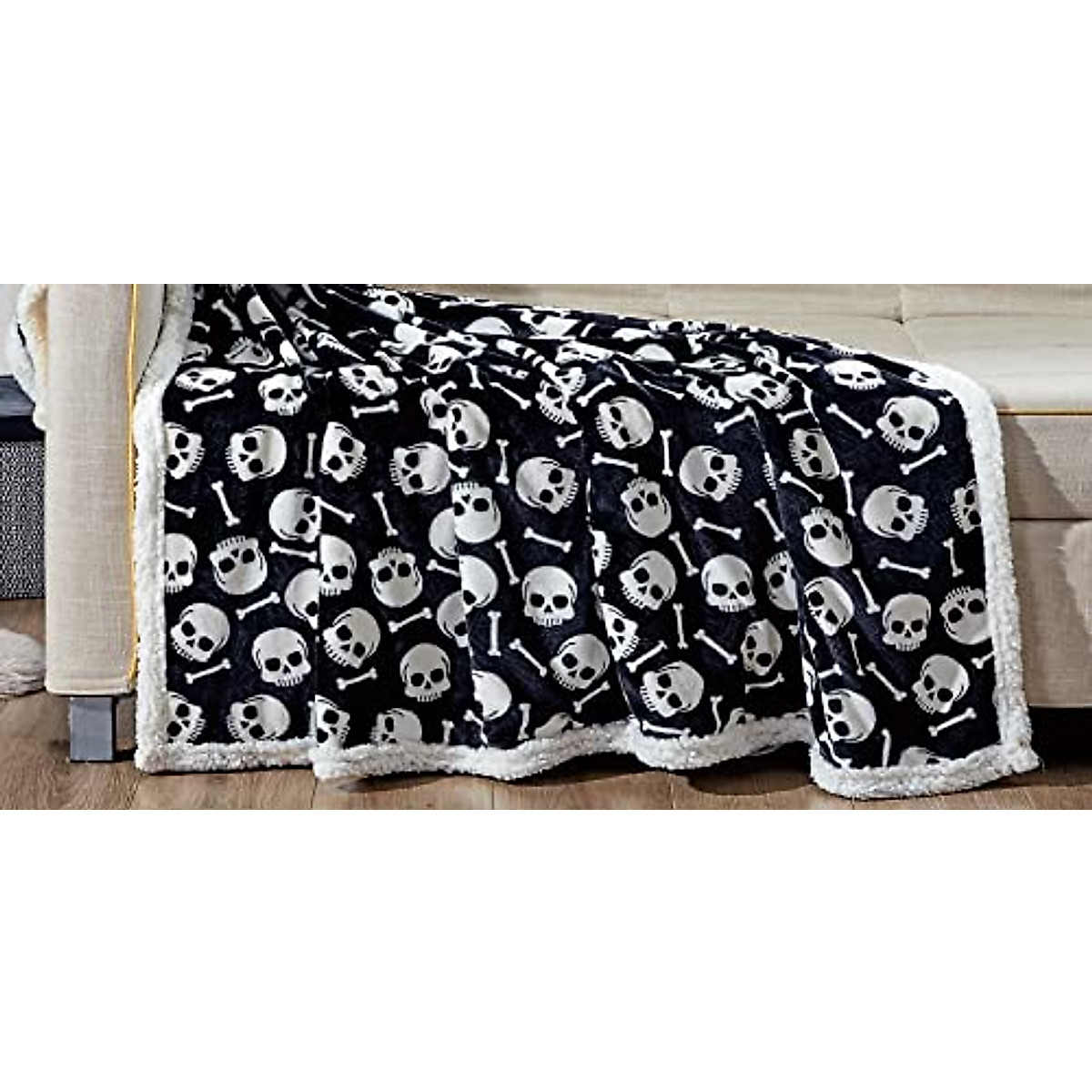 Skull & Bones by Décor&More Black Sherpa Throw - 50" X 60"