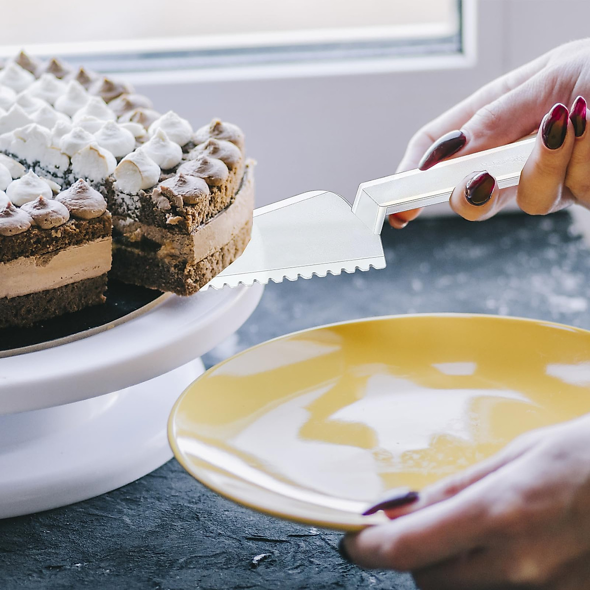 12 Pcs Disposable Plastic Cake Cutter Cake Pie Server Cutter Slicer Pizza Pastry Slicer for Kitchen Wedding Buffet