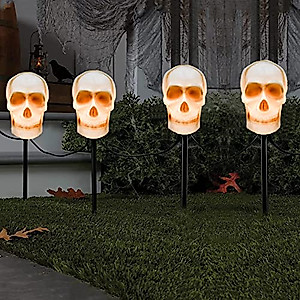 C7 Halloween Skull Pathway Stake Lights, 7 Ft Halloween Pathway String Lights with 4 C7 Bulbs, Stake, Halloween Decorations Driveway Markers Lights for Outdoor Holiday Garden Walkway Party Lighting