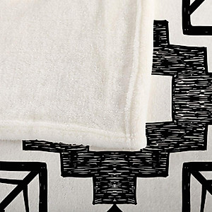 Mugod Native American Style Throw Blanket Tribal Black and White Geometric Arrow Ethnic Soft Cozy Fuzzy Warm Flannel Blankets Decorative for Baby Toddler Swaddle Dog Cat 30X40 Inch