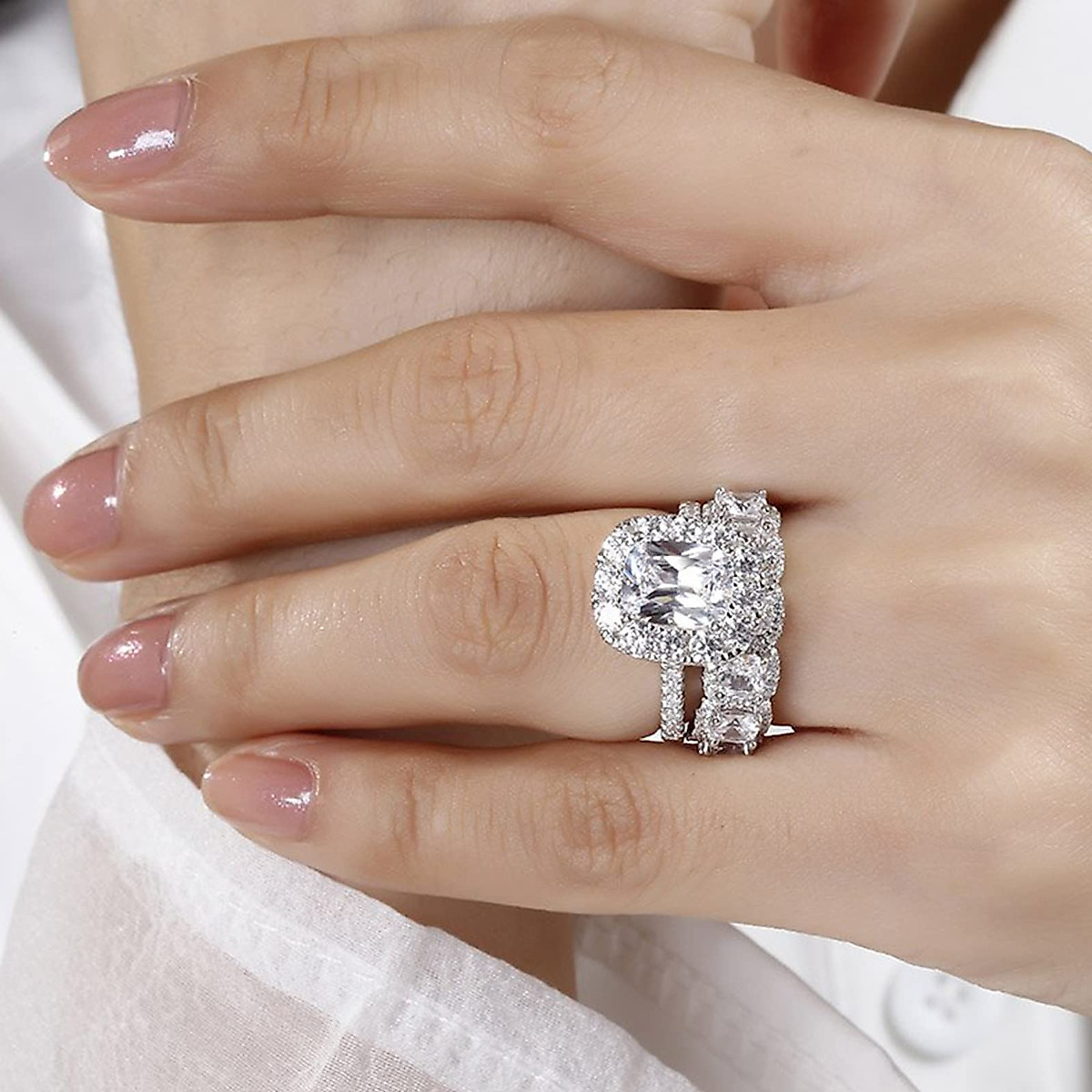 Jeulia Oval Cut Engagement Ring Set for Women Halo Sterling Silver Bridal Wedding Ring White Diamond Cubic Zirconia Eternity Band Ring with 3.95 ct Primary Stone,5.75ct Side Stone (6)