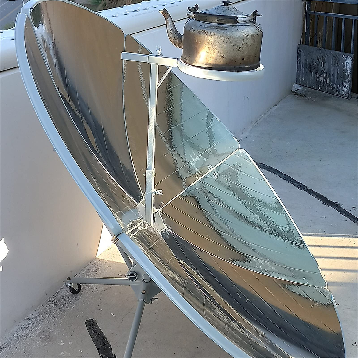 Portable Concentrating Solar Cooker 1000-1500w Thermal Power Camping Outdoor Solar Cooker, 1472-1832°f Solar Concentrator for Cooking, Boiling Water, Heating