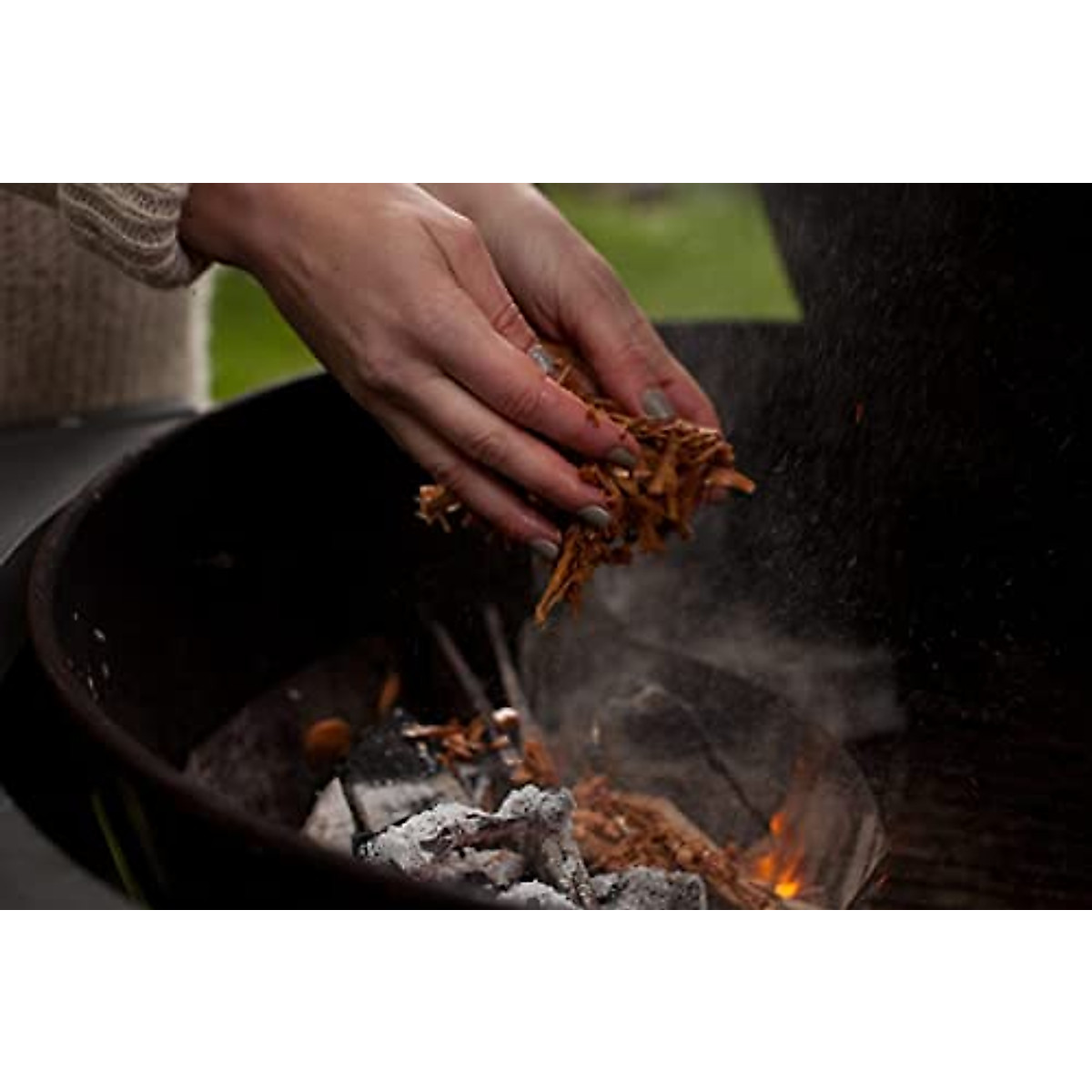 Western Wood 8 Pack Smoker Chips Variety Pack 180 cu in Bags - Apple, Cherry, Pecan, Peach, Post Oak, Hickory, Mesquite, and Maple for BBQ Enthusiasts