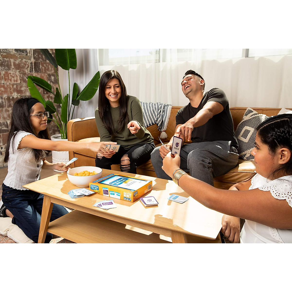 WHAT DO YOU MEME? New Phone, Who Dis? Family Edition - The Text Message Family Party Game