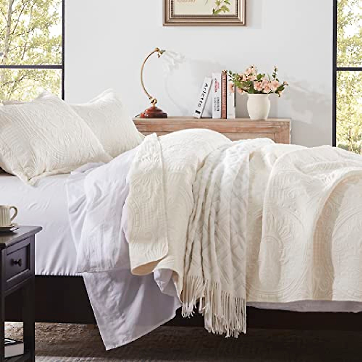 Anluoer Quilt Queen Size Bedding Set-Cream Embossed, Bedspreads-Lightweight Summer Soft Microfiber Bedspread, Bed Coverlet for All Seasons (1 Quilt, 2 Pillow Shams)