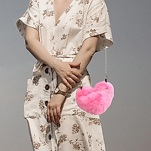 Heart Shaped Purse for Women Heart Shaped Purse Soft Fluffy Faux Fur Crossbody Bag Handbag Shoulder Bag with Chain for Women Girls Valentines Day Heart Shaped Handbag Pink Heart Shaped Purse Fluffy