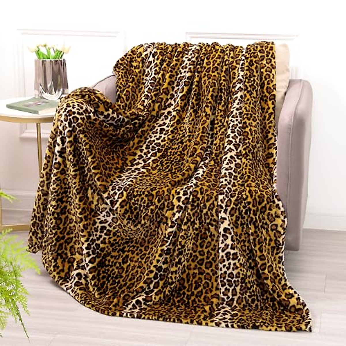 Bnuitland Leopard Print Fleece Flannel Throw (50x40inch) with Storage Pouch, 300 GSM Double Sided Lightweight for Bed Sofa Travel, Super Soft Fuzzy Fluffy Cheetah Print Blanket for Babys and Kids