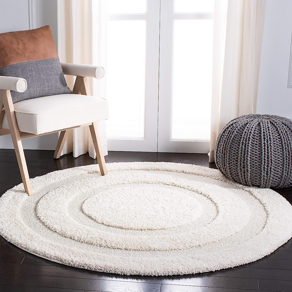 SAFAVIEH Florida Shag Collection Area Rug - 4' Round, Creme & Creme, Border Design, Non-Shedding & Easy Care, 1.2-inch Thick Ideal for High Traffic Areas in Living Room, Bedroom (SG454-1111)