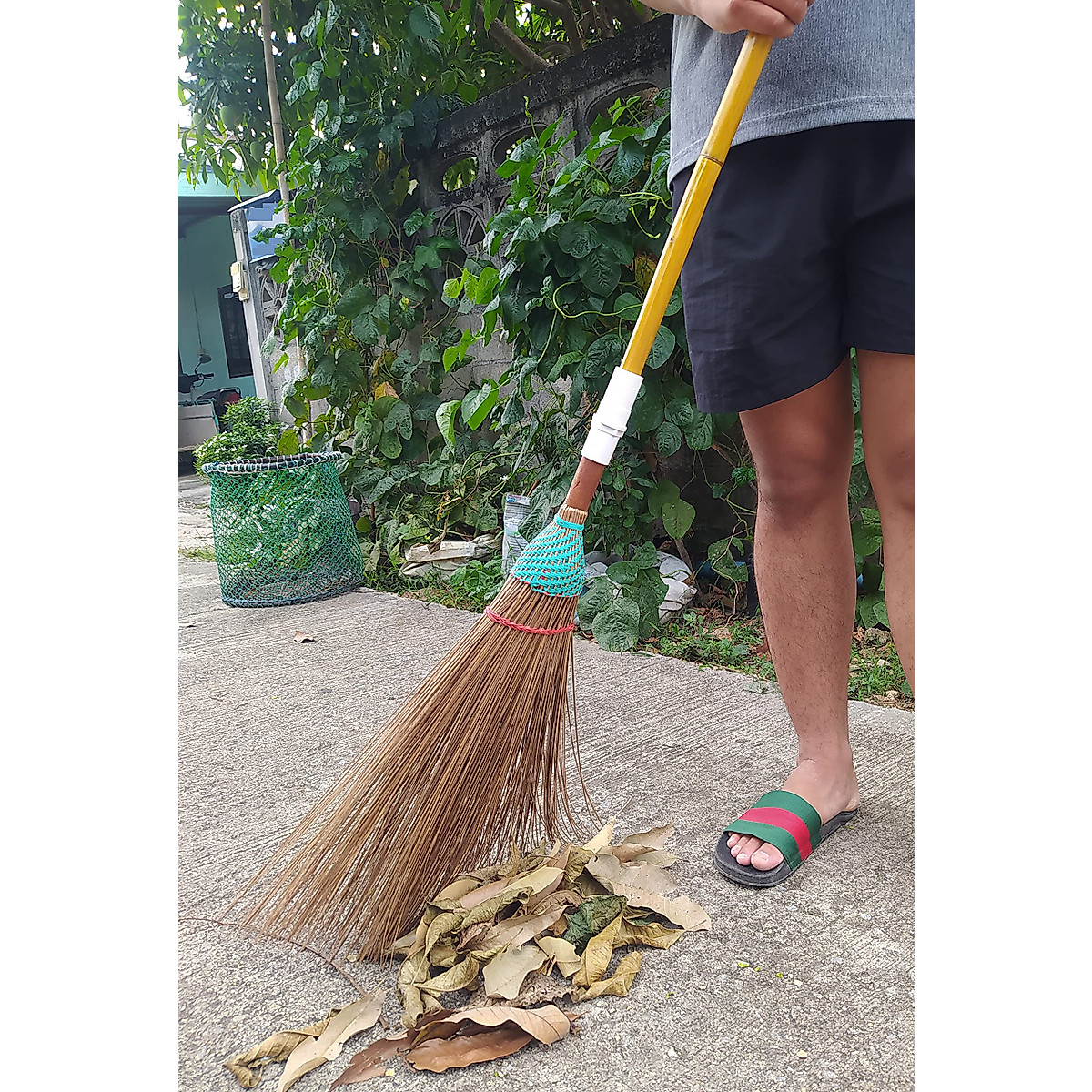 Garden Broom, 61 Inch, Natural Coconut Leaf Broom,Outdoor Brooms, Sweep Snow and Wet Leaves Multi-Surfaces Sturdy Outdoor Coconut Leaf Broom Bamboo Stick Handle Durable Broom Asian Heavy Duty Broom