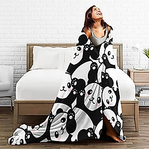 Cute Pandas Flannel Throw Blanket Warm Plush Cozy Soft Fleece Blankets for Sofa Couch Bed Office Camping All Seasons