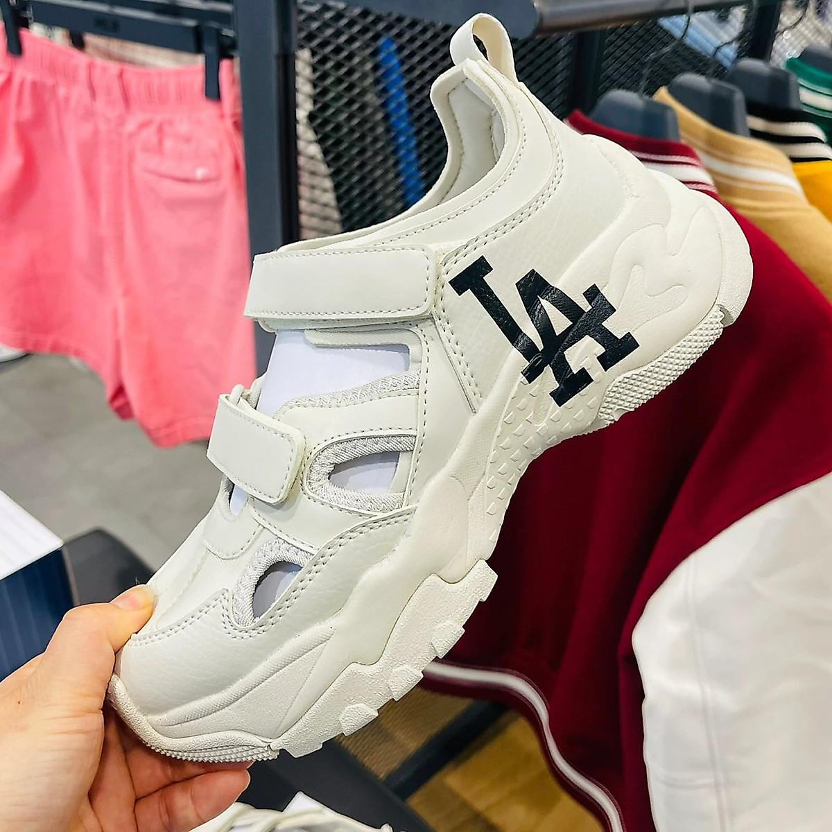 ZhuoDrow Women's Whisper Closed Toe Sport Sandals (White-LA, 6, adult, women, numeric_6, numeric, us_footwear_size_system, medium)