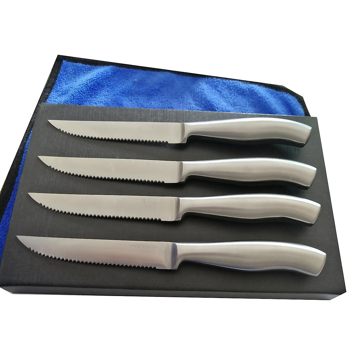 TROISHOKA Steak Knives, Razor-Sharp Steak Knives Set of 4, Stainless Steel Serrated Steak Knife, Silver Kitchen Steak Knife Set, Dishwasher Safe, Non-Stick and Rust Resistant Dinner Knives (4-PCS)