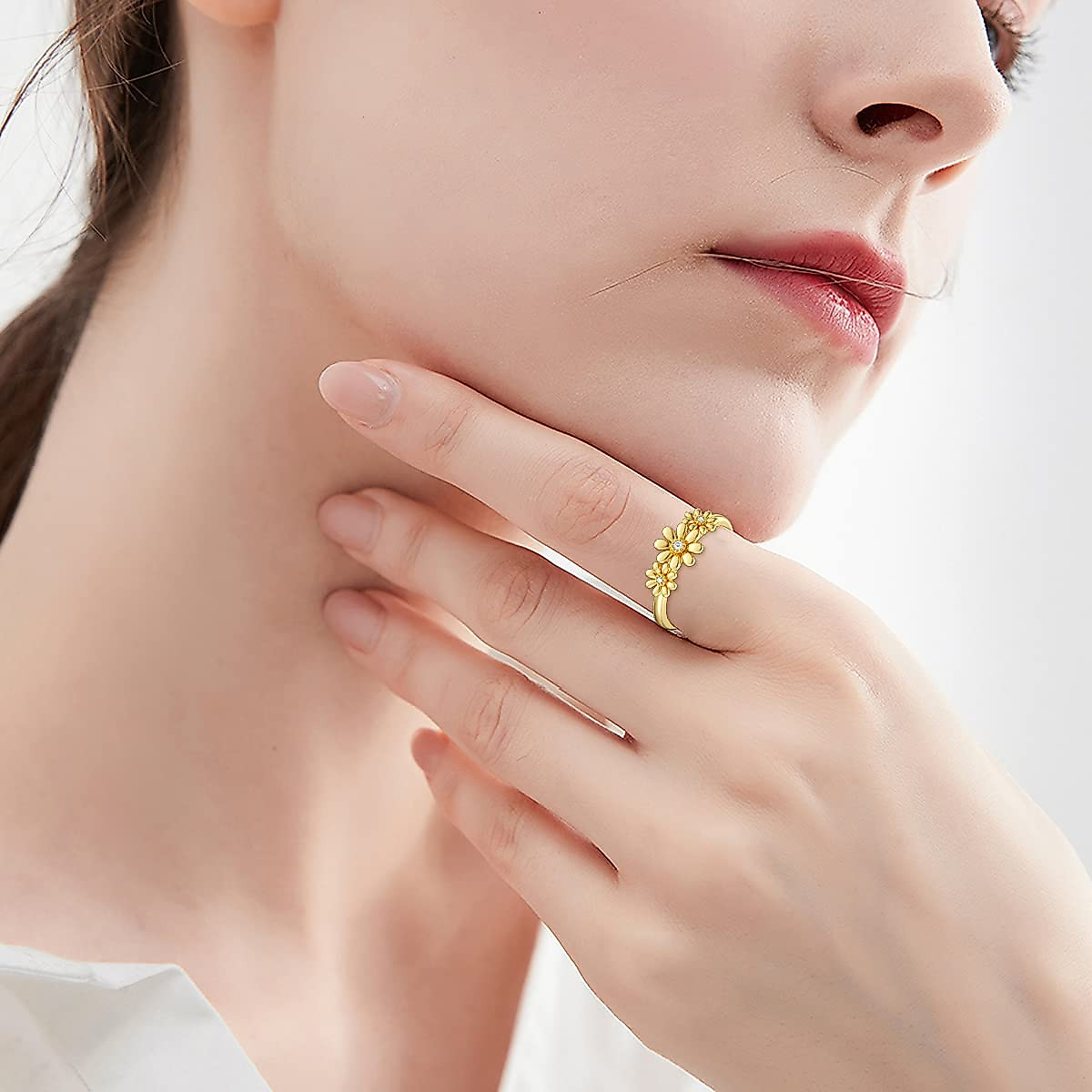 SISGEM 14K Real Gold Nature Diamond Daisy Ring for Women,Yellow Gold Dainty Flower Ring Anniversary Rings for Wife Mom Casual Rings Delicate Engagement Ring Wedding Band Ring for Her (Yellow, 5)
