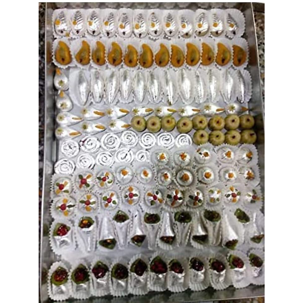 GLC Gold Leaf Silver Leaf, 99.9% Pure Silver Leaf Varakh Foils 50pcs 5'' x 3'' for Sweets Deco,Cake Baking,Chocolate,Supari,Serums,Ayurvedic Medicine,Decoration,Beauty Face Kits,Painting Art Crafts_