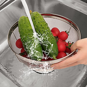 3 Pack Strainers for Kitchen, 18/8 Stainless Steel Colander, Fine Mesh Strainer for Pasta, Rice and Fruit, Sieve for Strain, Drain, Rinse or Steam (5-Quart, 4-Quart and 3-Quart)