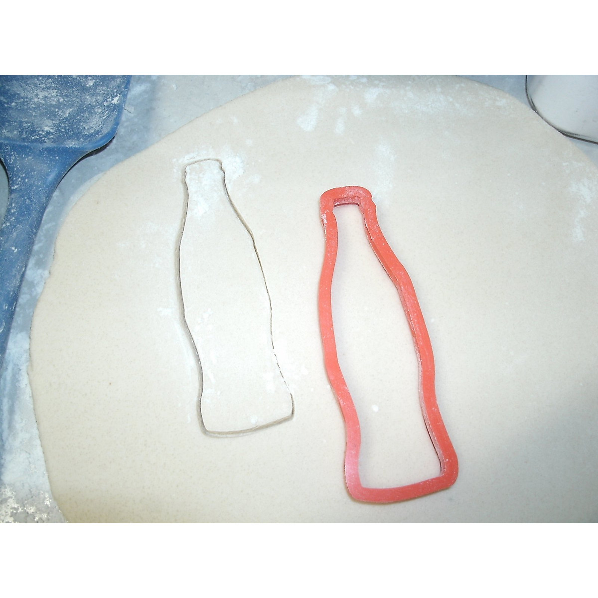 SODA POP BOTTLE VINTAGE COOKIE CUTTER BAKING TOOL MADE IN USA PR631