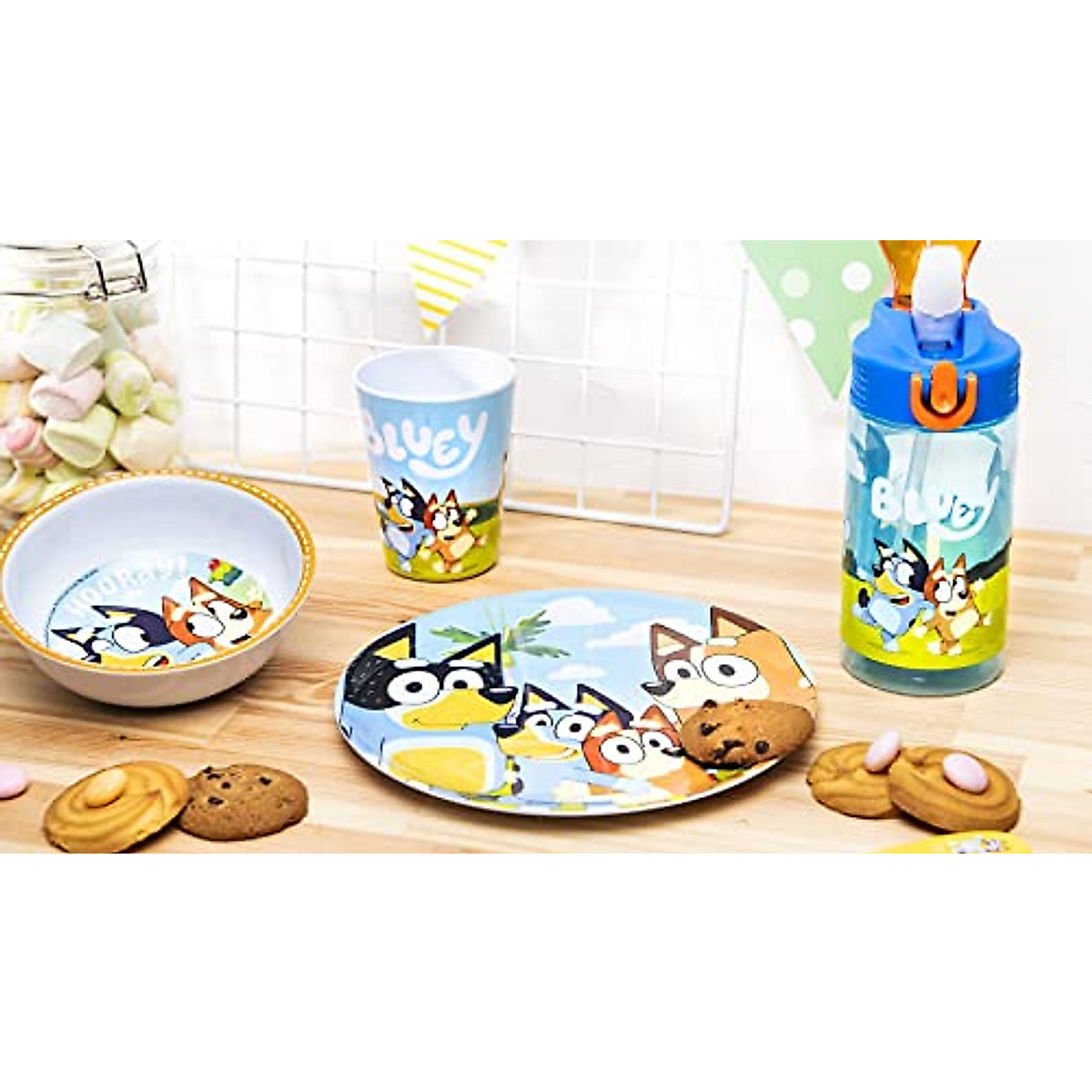 Zak Designs Bluey Kids Dinnerware Set Includes Plate, Bowl, Tumbler, Water Bottle, and Utensil Tableware, Made of Durable Material and Perfect for Kids (6 Piece Gift Set, Non-BPA)