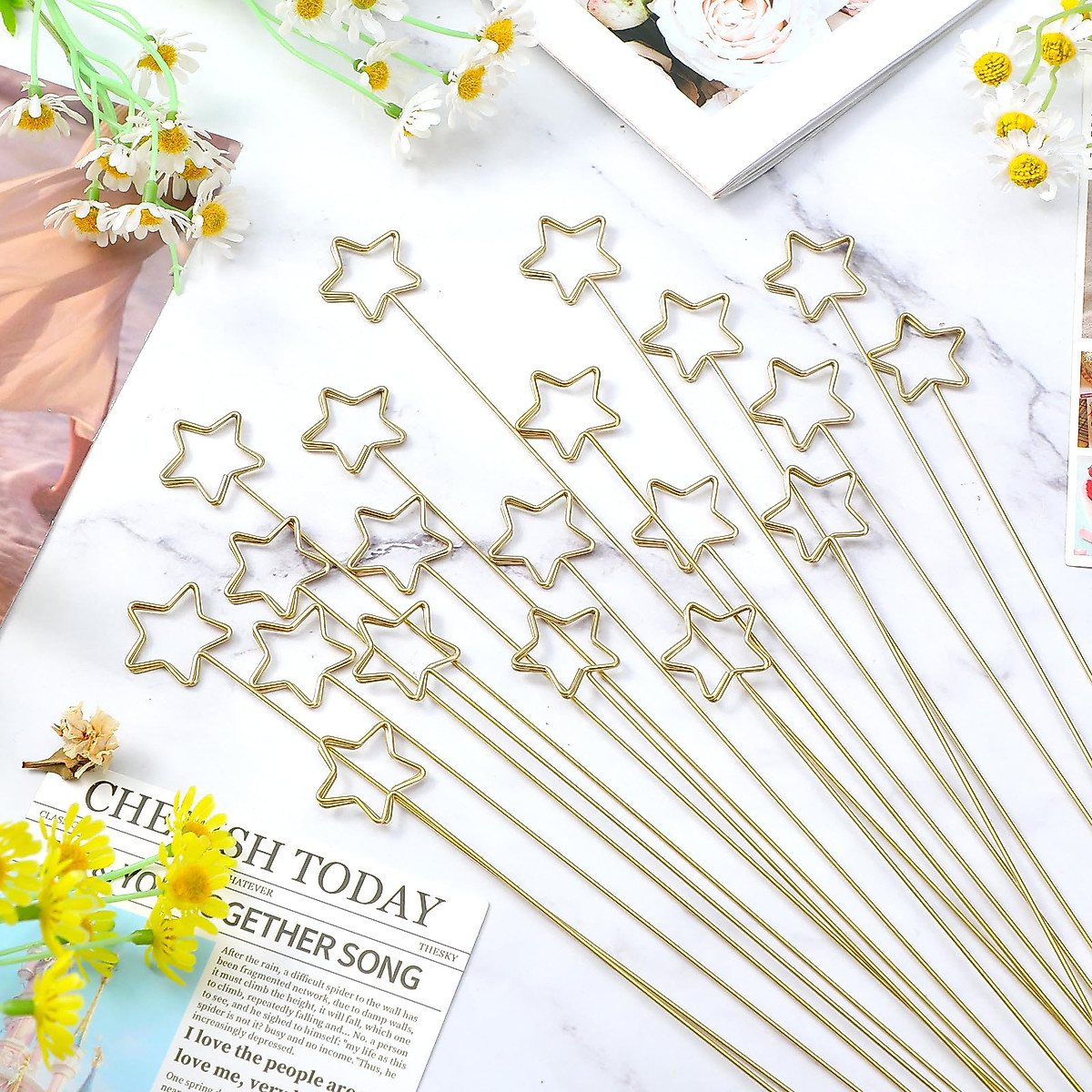 LLOUSSAK 20Packs Floral Card Holder Picks, Metal Gift Card Holder Place Card Holders, Floral Picks for Cards Photo Holder Sticks, Picture Picks for Centerpieces, Heart-Shaped, for Wedding Party