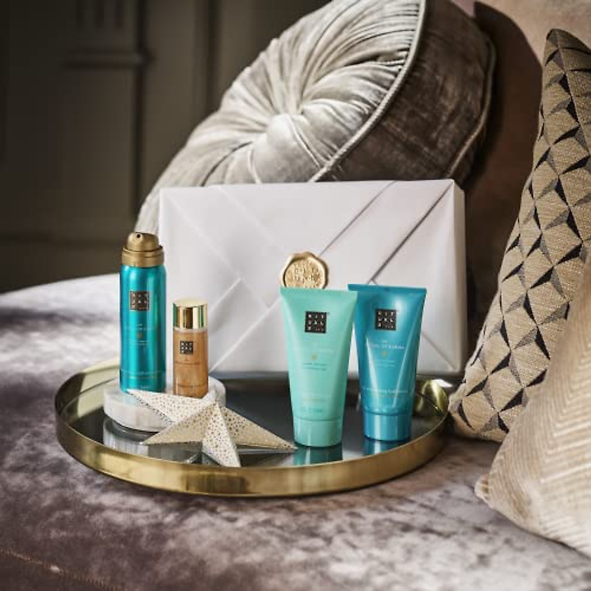 RITUALS Karma Soothing Gift Set - Foaming Shower Gel, Body Scrub, Body Lotion & Body Shimmer Oil with Holy Lotus & White Tea - Small